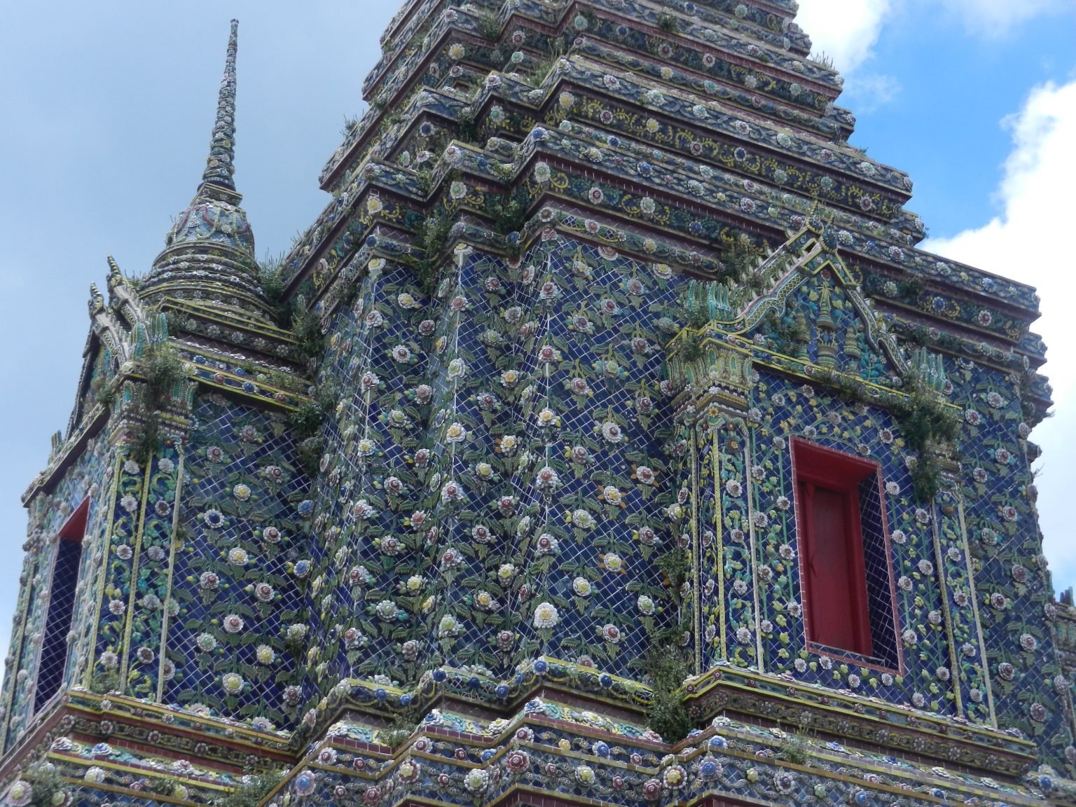 Many Worlds in a Place at Bangkok’s Wat Pho – Brian Holihan